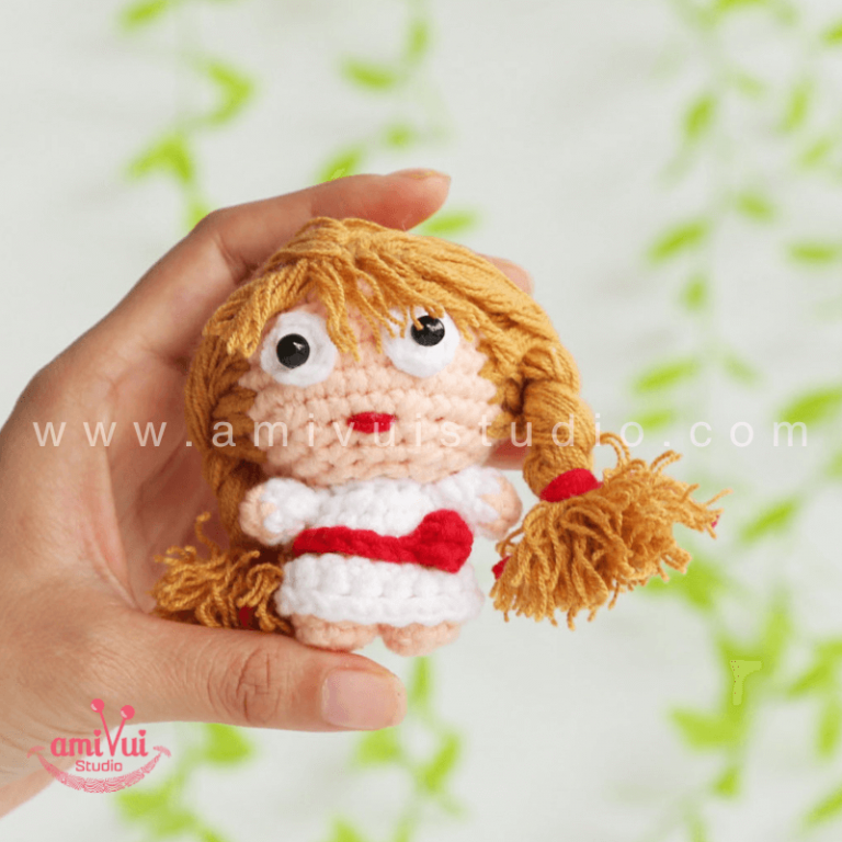 Little tiny amigurumi Annabelle doll Free crochet pattern - Amivui Studio