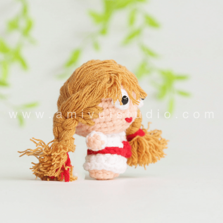 Little tiny amigurumi Annabelle doll Free crochet pattern - Amivui Studio
