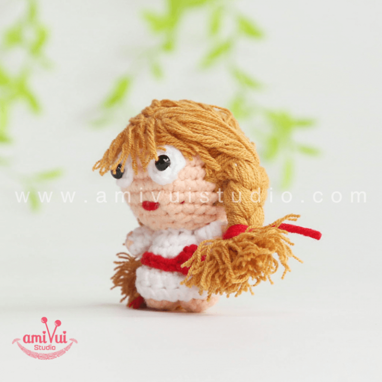 Little tiny amigurumi Annabelle doll Free crochet pattern - Amivui Studio