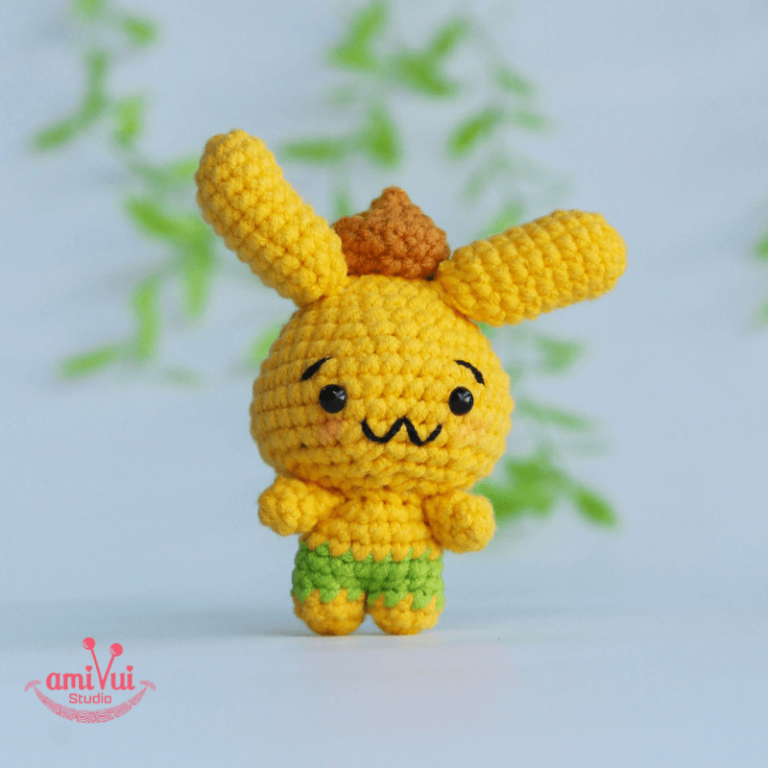 Small amigurumi Pompompurin character Free crochet pattern - Amivui Studio