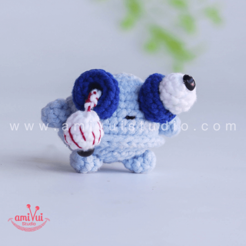 Amigurumi Monster keychain free crochet pattern - Amivui Studio