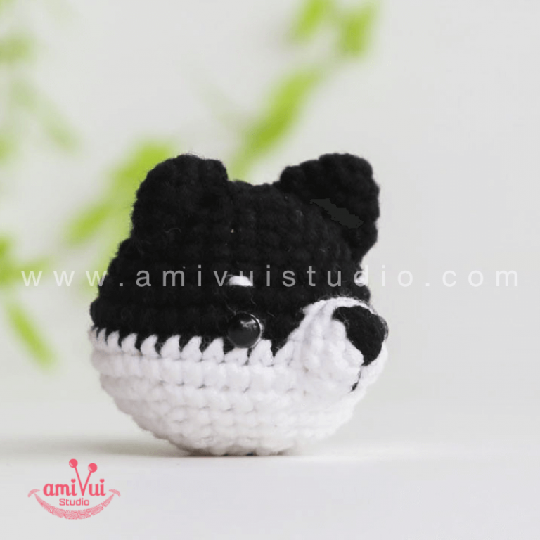 Free tiny amigurumi dog keychain crochet pattern - Amivui Studio